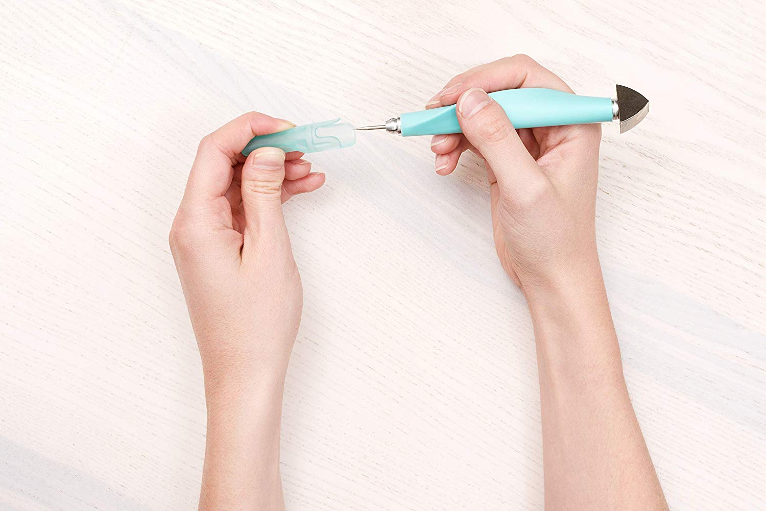 We R Memory Keepers Brad Setter and Piercing Tool – BigaMart